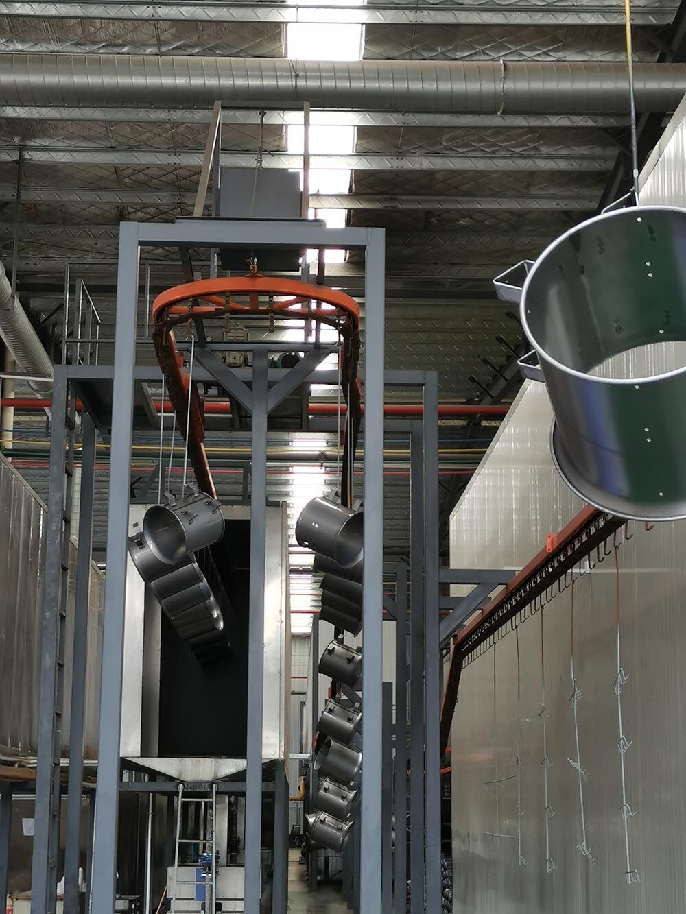 Overhead Conveyor Paint Booth